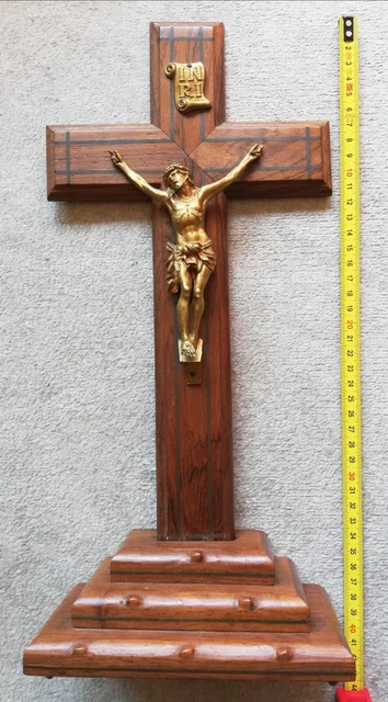 CRUCIFIX CHRIST EN croix bois noble socle à gradins H 39 cm EUR 24,00 ...