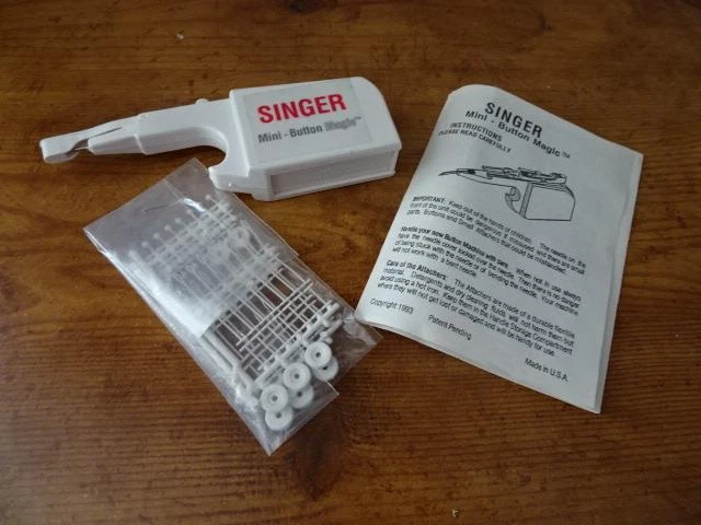VTG SINGER MINI Button Magic Machine-button/attachers included and ...