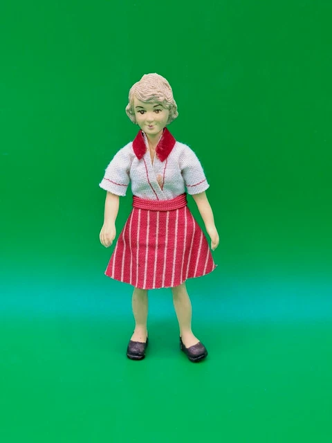 VINTAGE DOLLS' HOUSE - 1960s/70s GERMAN HUCKEL FAMILY FEMALE DOLL ...