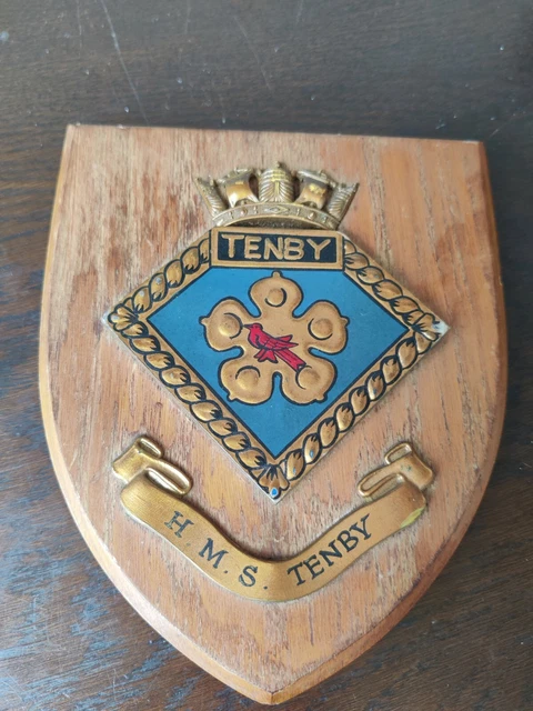 VINTAGE WOODEN ROYAL Navy HMS Tenby Frigate Plaque Shield Crest £50.00 ...