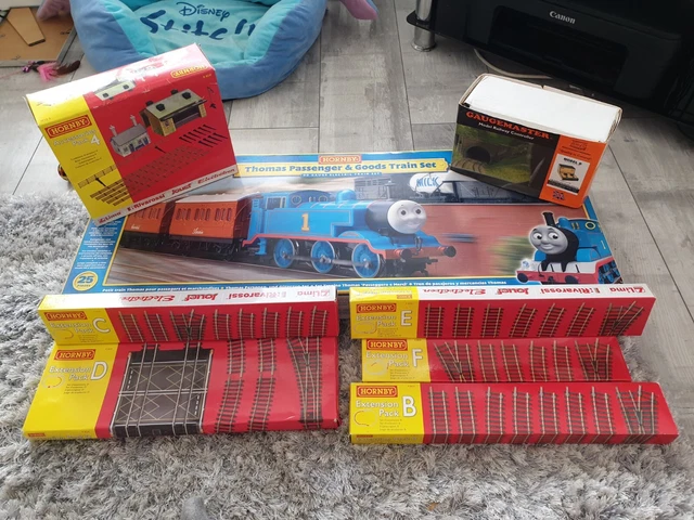 HORNBY THOMAS THE tank engine passenger and Goods Train Set And Track ...