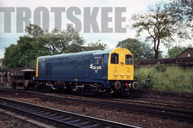 35MM SLIDE BR British Railways Diesel Loco Class 20 20025 Larbert 1983 ...