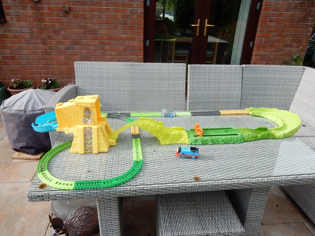 THOMAS AND FRIENDS Trackmaster Jungle Train set with engine £15.27 ...