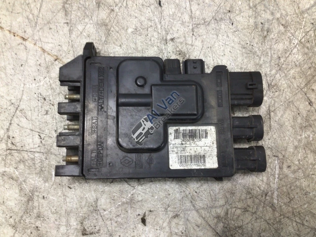 VAUXHALL VIVARO X82 (B) Battery Terminal Fuse Box 243501820r £40.00 ...