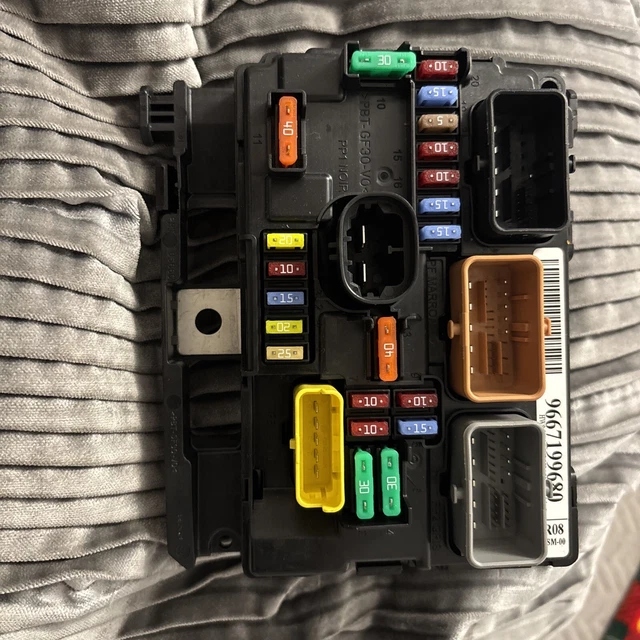GENUINE UNDER BONNET Fuse Box BSM for Citreon C2 C3 C3 Picasso DS3 £90. ...
