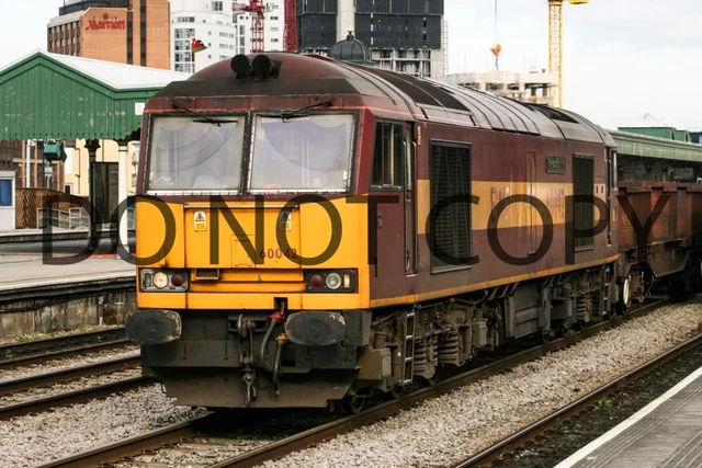 UK DIESEL TRAIN Railway Photograph Of Class 60 60042 Loco. Rm60-213 £1. ...