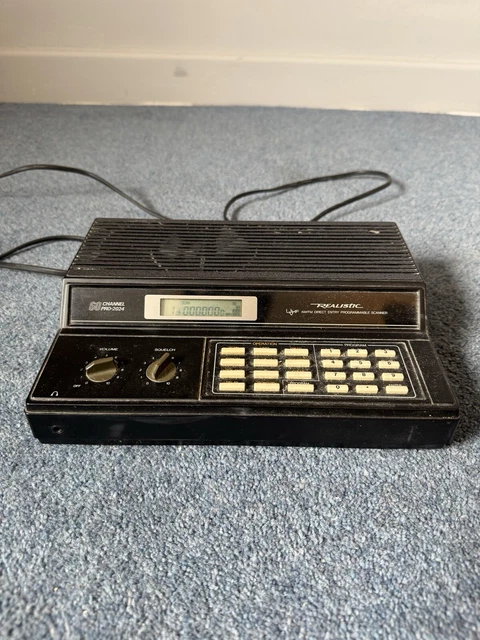 REALISTIC 60 CHANNEL Pro-2024 UVHF AM/FM Programmable Scanner ...