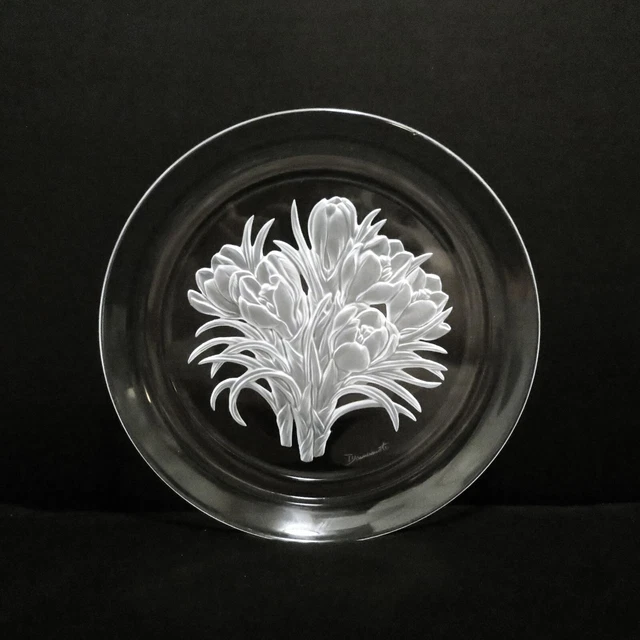 HOYA CRYSTAL ETCHED Plate Flower of The Month February Crocus Signed T ...