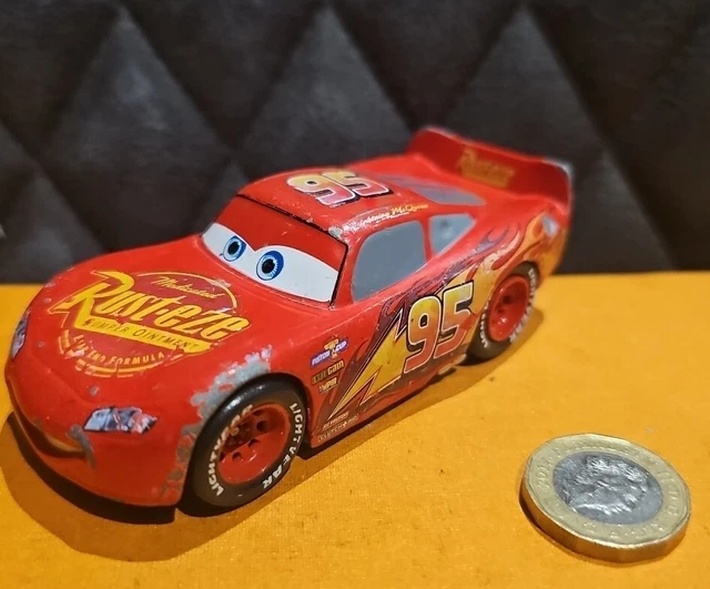 DISNEY PIXAR CARS Lightning McQueen #95 1:43 PreLoved Gift £9.99 ...