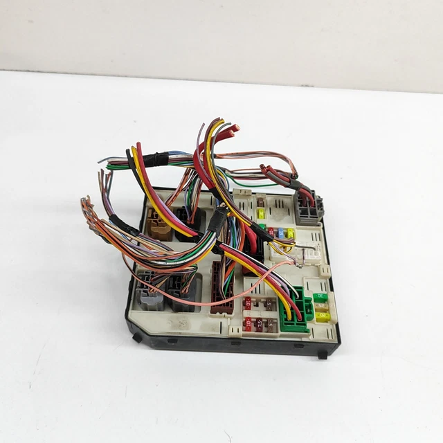 RENAULT MASTER MK3 Furgon FV Fuse Box Module 284B66852R 2.3 Diesel 96KW ...