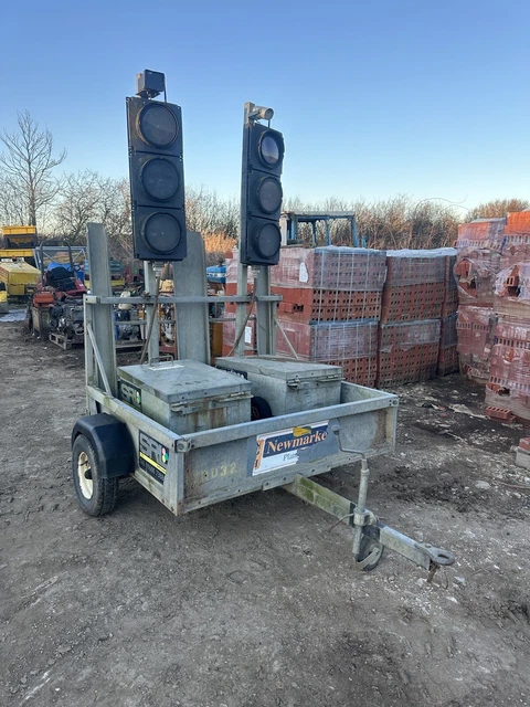 SRL TRAFFIC LIGHT system X2 Lights On Trailer £595.00 - PicClick UK