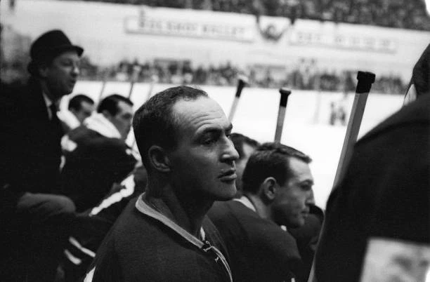 1960S CLOSEUP OF Toronto Maple Leafs Leonard Red Kelly 3 Ice Hockey Old ...