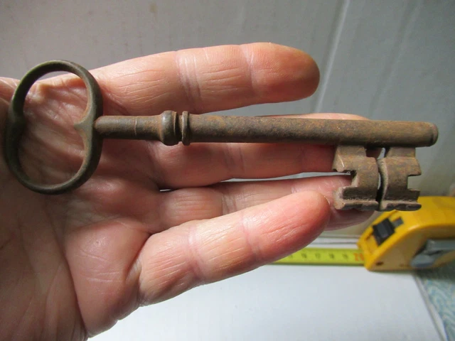 ANCIEN CLE CLEF Antique Old Key Alter Schlüssel Vecchia Chiave Llave ...