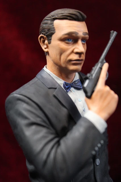 PAINTED BUST 200 mm scale of Sean Connery as 007 James Bond circa 1963 ...