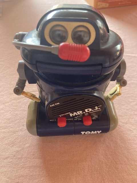 MR DJ AM/FM Robot Radio TOMY 1980s Comes as seen and UNTESTED £25.00 ...