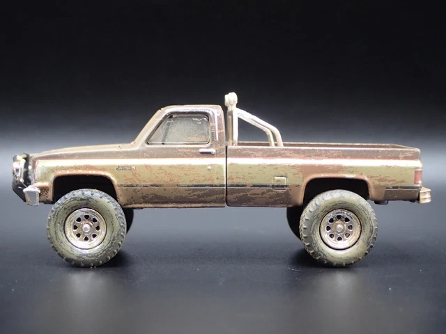 1982 82 GMC K2500 4X4 Camion Fall Guy Muddy Carré Corps 1/64 Modèle De ...