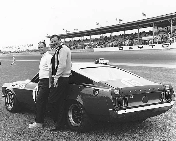 DRIVER PARNELLI JONES And Car Owner Bud Moore 1969 OLD RACING PHOTO $5. ...