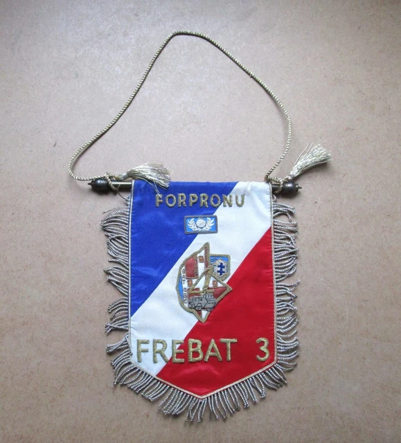 ANCIEN FANION MILITAIRE brodé FORPRONU FREBAT 3 OPEX Bosnie BAT ESC ...