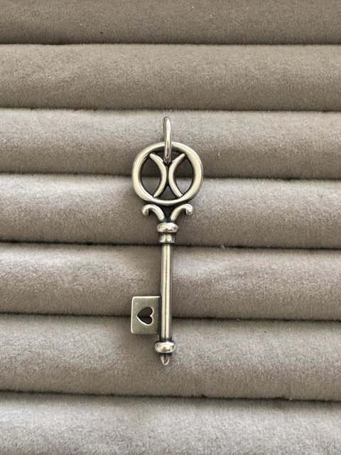 JAMES AVERY RETIRED Silver Key of Devotion Pendant £97.74 - PicClick UK