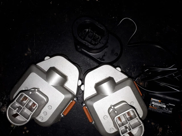 2 X WORX 18v battery WA3106 and charger. £35.00 - PicClick UK