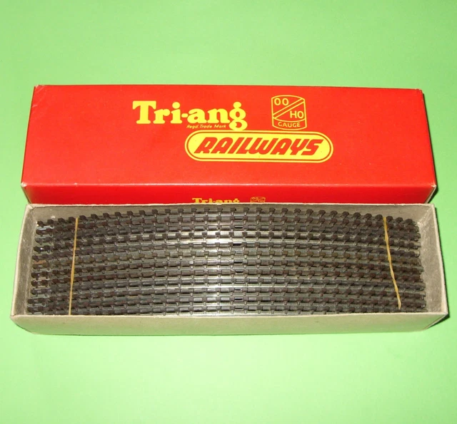TRI-ANG / R.483 Double Curve 1st Radius Super-4 Track x12 / Boxed £24. ...