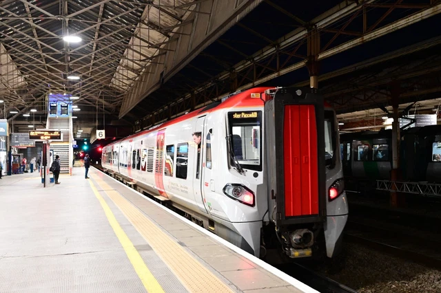 CLASS 197 NO 197011 in tfw at crewe £1.20 - PicClick UK