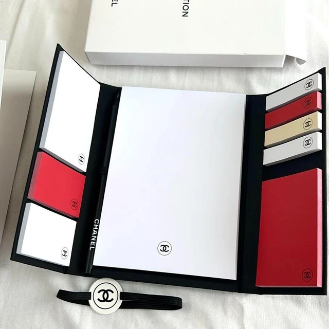 CHANEL LA COLLECTION Crayon, Carnet, Ensemble de Notes Autocollantes ...