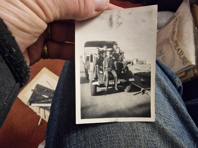 WW2 BRITISH SOLDIERS SAT ON MILITARY TRUCK, ORIGINAL WW2 PHOTO 9x6cm ...