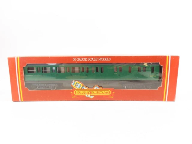 HORNBY RAILWAYS R.438 BR (Southern Region) Brake Coach, OO