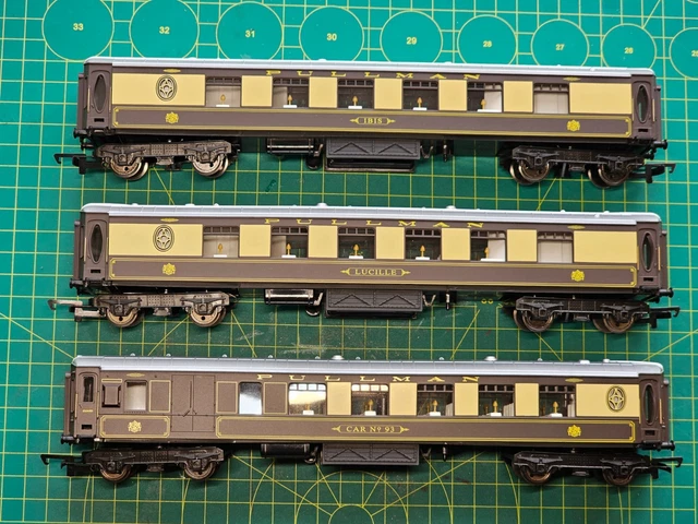 RAKE OF 3 Hornby 00 Gauge Pullman Coaches. Full interior detail ...