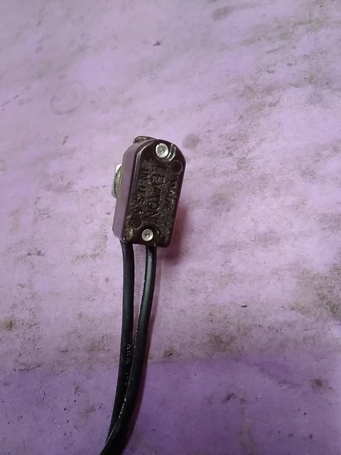 LEVITON ON/OFF EXPOSURE Lock Switch 3A 250VAC $7.98 - PicClick CA