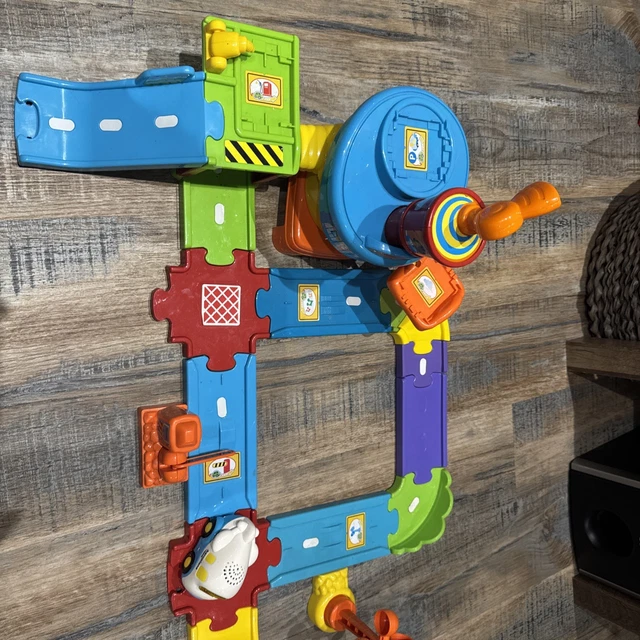 VTECH TOOT-TOOT DRIVERS Airport toot-toot cars aeroplane £5.45 ...