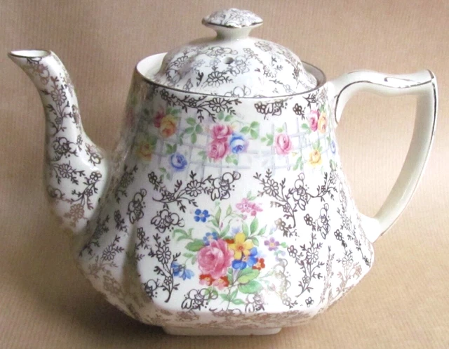 JAMES KENT LTD FENTON TRELLIS ROSE PATTERN TEAPOT - APPROX 1½ PINTS ...