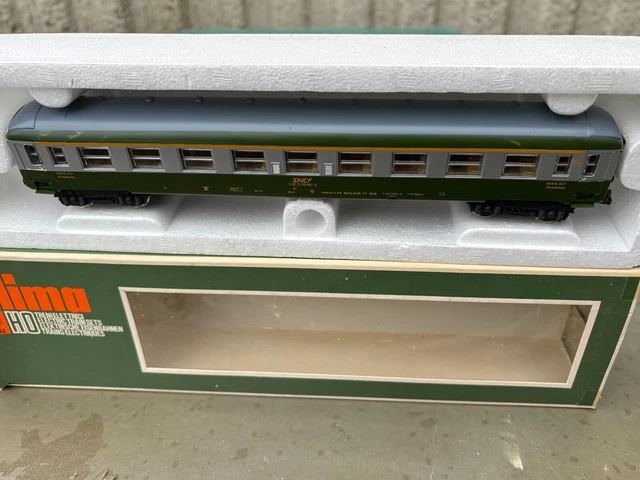 LIMA # 9128 HO SCALE SNCF Ist CLASS W/INTERIOR APPEARS UNUSED IN BOX ...