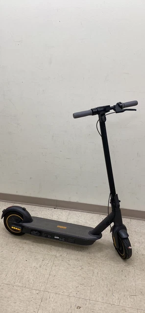 SEGWAY NINEBOT MAX G30P Folding Electric KickScooter 18.6mph - USED ...