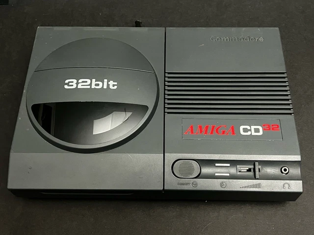 CONSOLE COMMODORE AMIGA CD32 32 bit sistema di videogiochi con ...