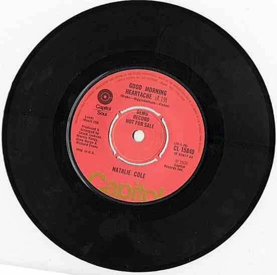 NATALIE COLE - Femme sophistiquée (She's A Different Lady) (7", Single ...