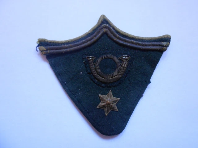 WW1 EARLY FRENCH collar insignia with yellow piping bugle and star £24. ...