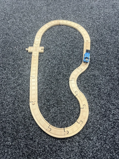 THOMAS THE TANK Engine 18 Piece Wooden Train Track With wooden Thomas ...