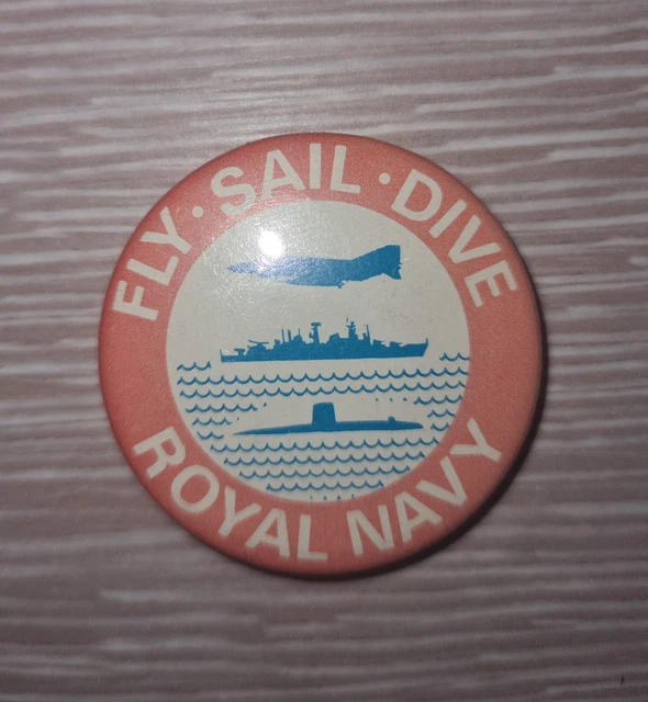 PIN'S MILITAIRE ANCIEN - Pin's De La Marine Année 70 Slogan《 Fly - Sail ...