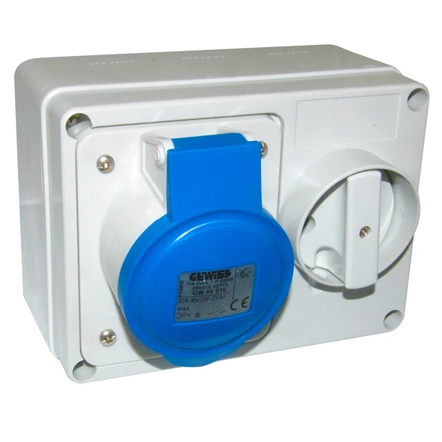GEWISS INTERLOCK 32 amp Switched Socket 2P+E 240v IP44 - GW66015 £36.96 ...