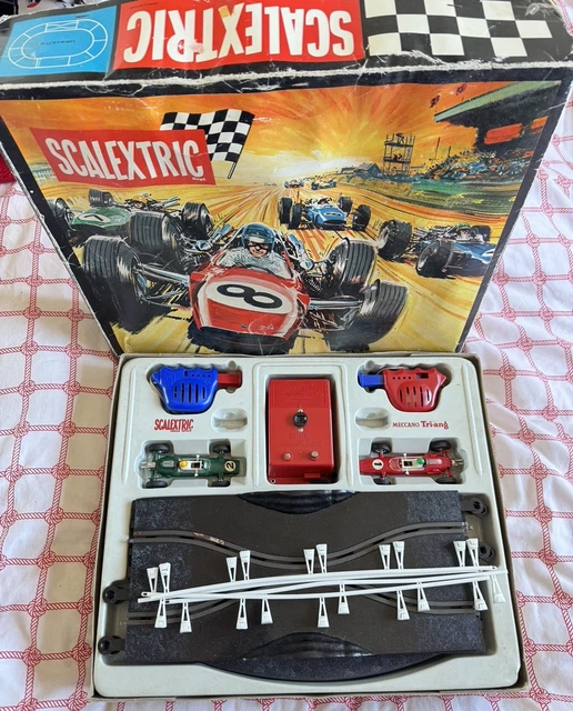 FRENCH MECCANO TRI-ANG Scalextric Set 30GT, Lotus C82, Cooper C81 ...
