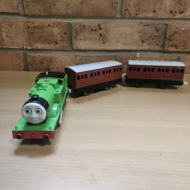 TOMY TRACKMASTER THOMAS the tank engine battery train oliver and ...
