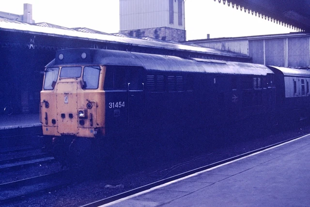 1986 BRITISH RAIL Diesel Loco 31454 Sheffield Railway Slide Ref 3373 £4 ...