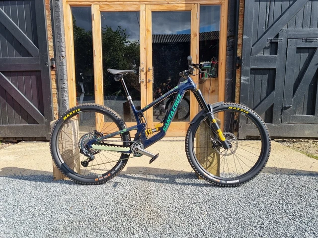 SANTA CRUZ MEGATOWER 2 Medium Frame Only With Ohlins Ttx Coil £3,000.00 ...