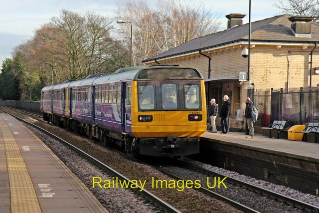 RAILWAY PHOTO CLASS 142 DMU - Northern Rail Class 142 142044 Huyton ...
