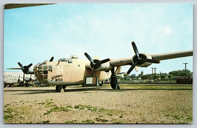 CONSOLIDATED B-24D LIBERATOR WWII airplane bomber Air Force Museum ...