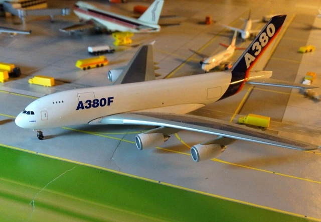 AIRBUS A380 MODEL Plane Aircraft Scale 1:400 £24.99 - PicClick UK
