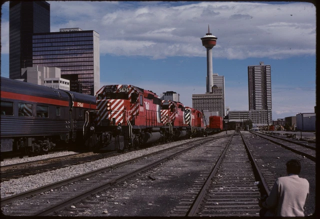 BH.BI02.CP1222 ORIGINAL COLOUR Slide CP Rail SD40-2 #5676 at Calgary, AB 1977 $8.50 - PicClick CA