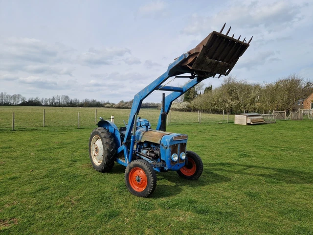 FORDSON SUPER DEXTA tractor with loader £2,000.00 - PicClick UK